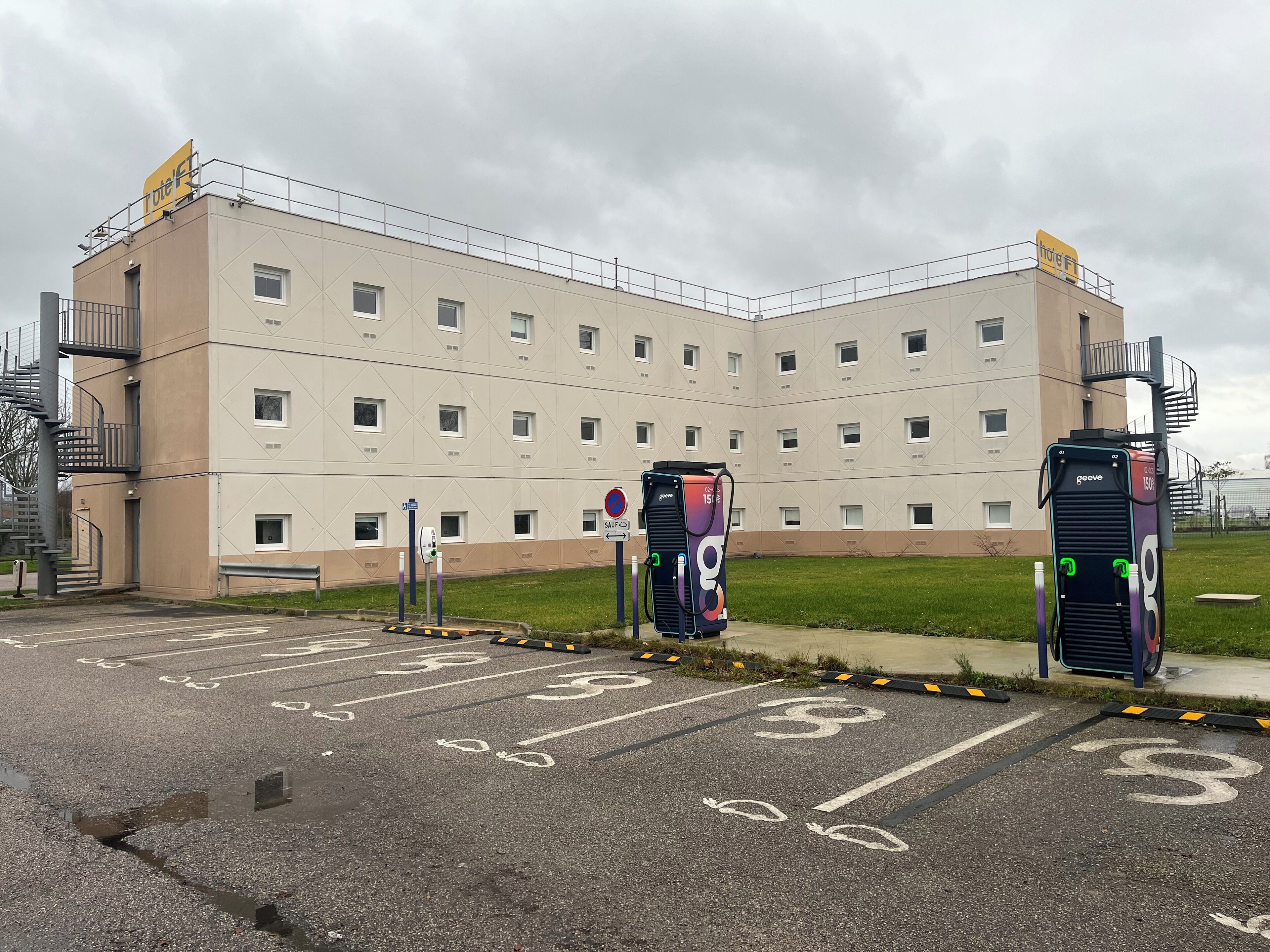 Estação de carregamento de veículos elétricos