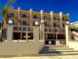 Fachada da propriedade