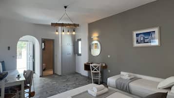 Estúdio Deluxe (4 Adults) | Cofre no quarto, ferro/tábua de engomar, Wi-fi grátis