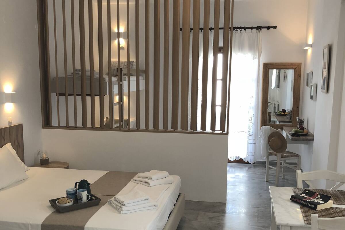 Estúdio Deluxe (4 Adults) | Cofre no quarto, ferro/tábua de engomar, Wi-fi grátis 