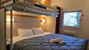 Quarto Standard, 1 cama individual | Secretária, cortinas/cortinados opacos, quartos insonorizados