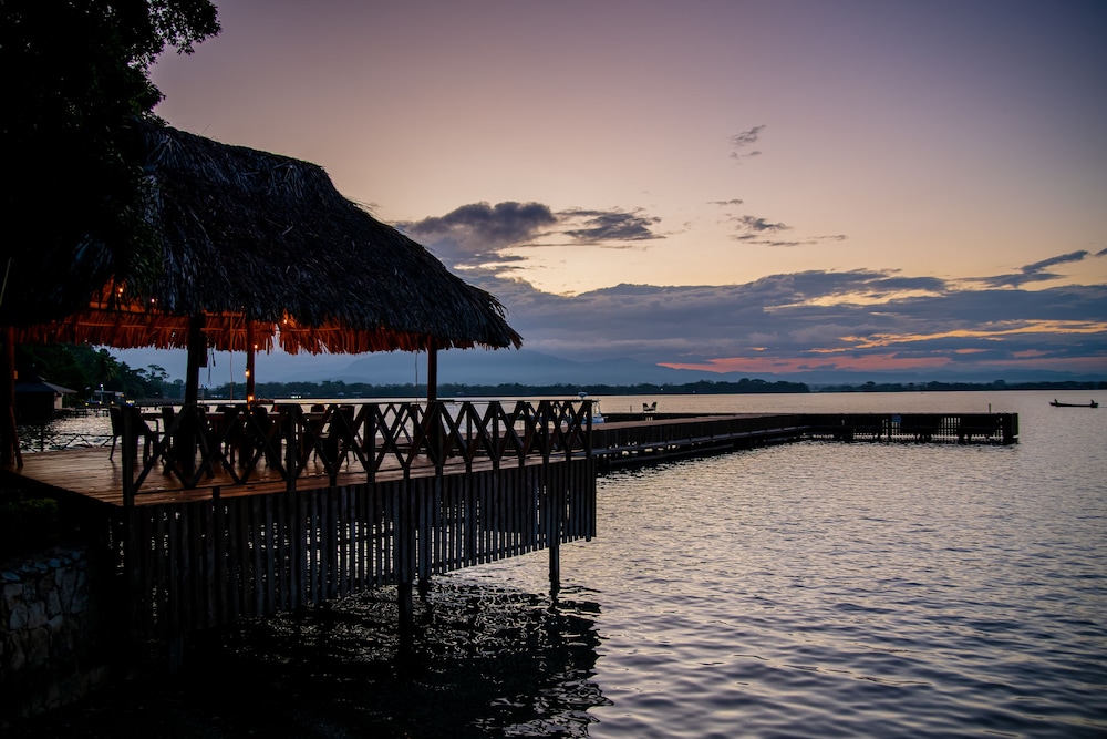 Banana Palms Hotel - Izabal
