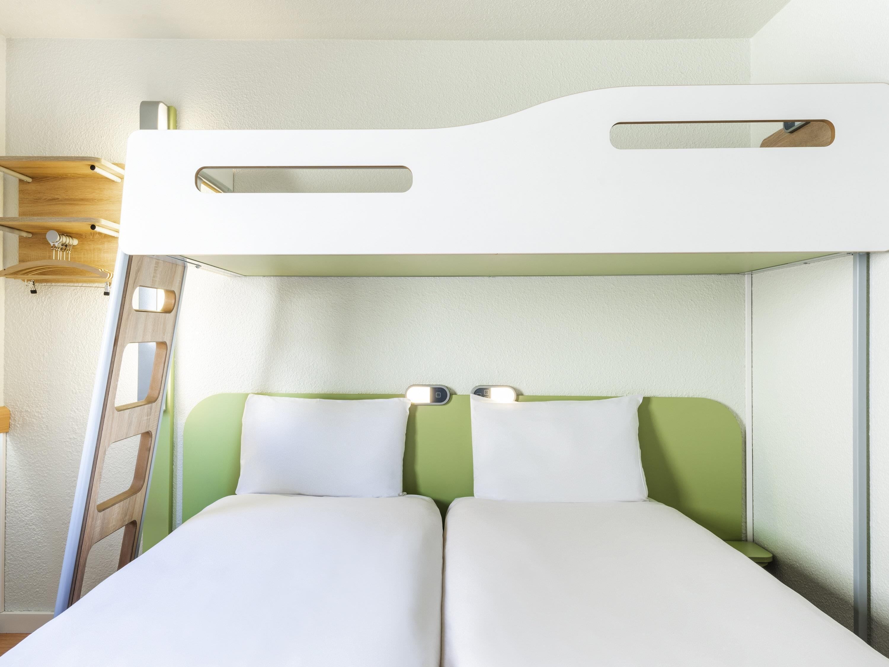 Quarto Triplo, 3 camas individuais | Secretária, quartos insonorizados, Wi-fi grátis 