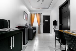 Suite-Estúdio | Secretária, Wi-fi grátis, roupa de cama fornecida 