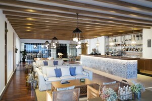 4 restaurantes: opção de café da manhã, almoço e jantar