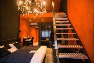 Suite | Minibar, com decoração personalizada, com mobília individualizada 