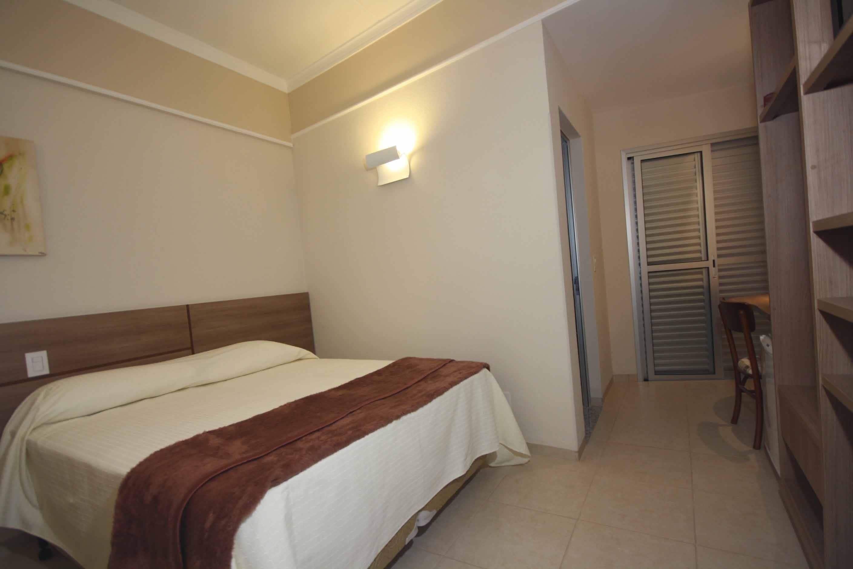 Quarto standard | Cofres nos quartos, escrivaninha, cortinas blackout, berços grátis