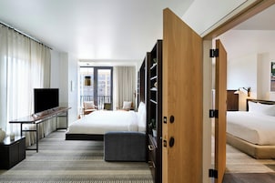 Suite, 1 quarto | Roupa de alta qualidade, camas de colchão pillowtop, cofre no quarto