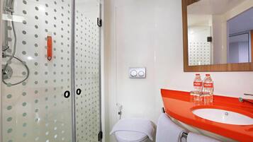 Um polibã, um chuveiro de hidromassagem