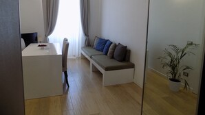 Apartamento Elite, 3 quartos, não fumadores, cozinha | Sala de estar | TV de ecrã plano 