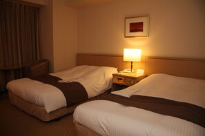 Edredões de penas, Wi-fi grátis, roupa de cama fornecida 