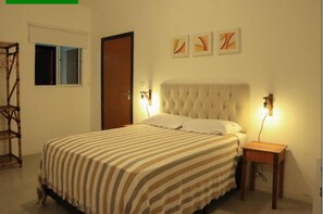 Quarto casal | Wi-Fi de cortesia, roupa de cama