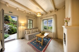 Estúdio grand (with sofa - Anima Maris) | Área de estar | TV de tela plana, DVD player