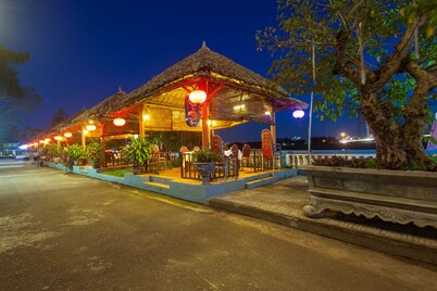 My Tra Riverside Hotel