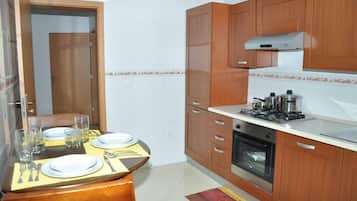 Apartamento Superior, 2 quartos | Cozinha privada