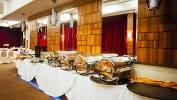 2 restaurantes, pequenos-almoços servidos, cozinha internacional