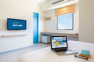 Quarto casal standard | Escrivaninha, Wi-Fi de cortesia