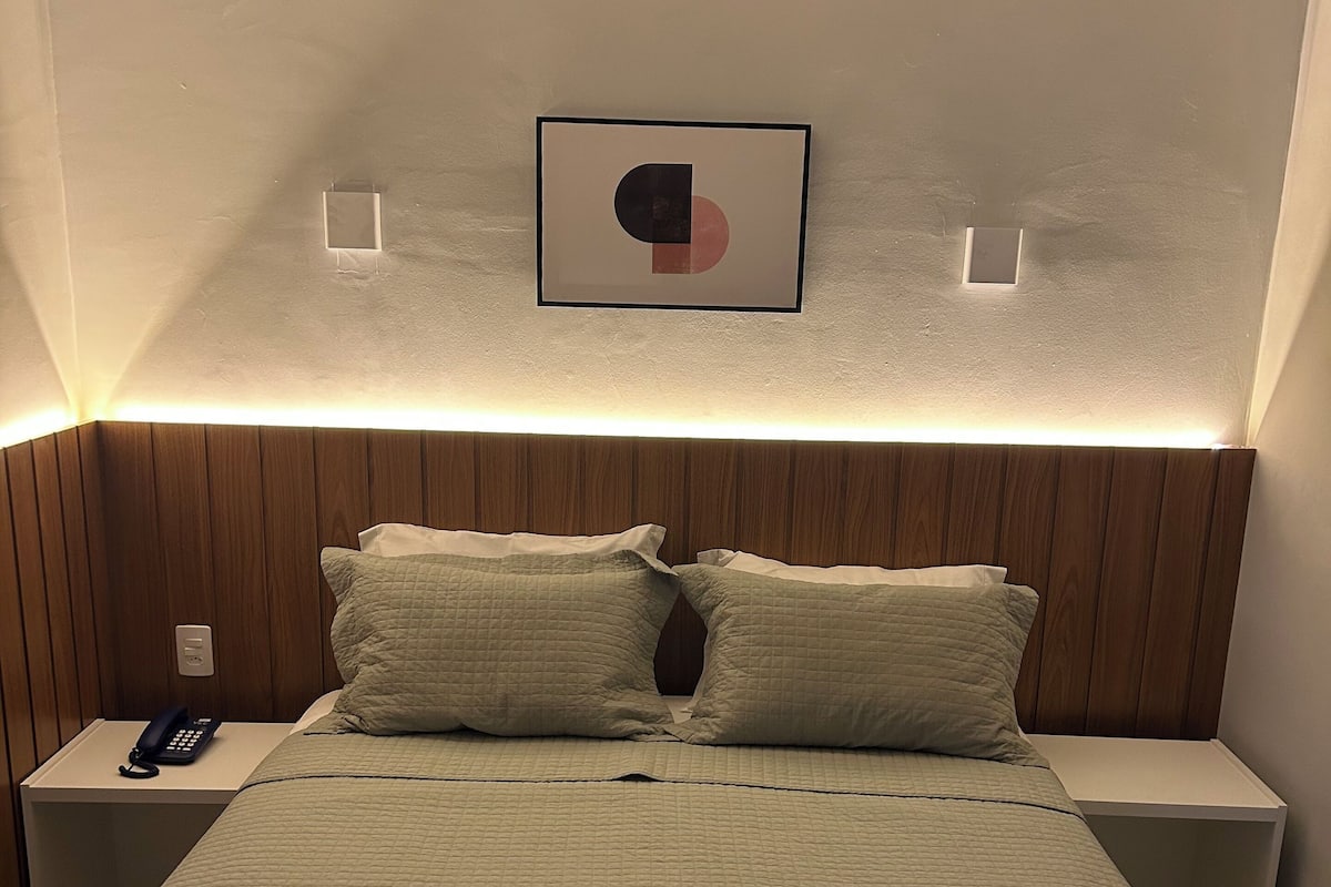 Quarto casal standard, 1 quarto | Frigobar, escrivaninha, cortinas blackout, Wi-Fi