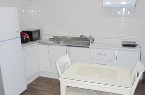 No. 3 | Cozinha privada | Um frigorífico/congelador grande, uma placa de cozinha 