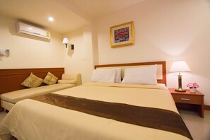 Quarto standard, 1 cama King | Escrivaninha, Wi-Fi de cortesia
