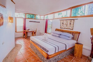 Chalé Nobre | 1 quarto, roupa de alta qualidade, cofre no quarto, secretária 