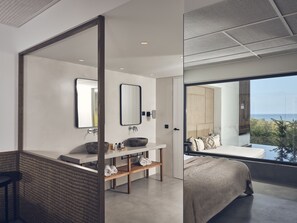 Suite Júnior (Swim Up Heated Pool) | Minibar, cofre no quarto, cortinas/cortinados opacos 