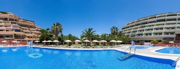 3 piscinas exteriores, da(s) 9:00 à(s) 19:00, guarda-sóis 