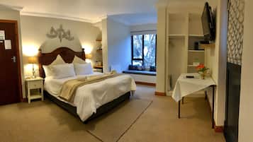 Quarto Duplo Deluxe, 1 cama de casal, não fumadores, vista para o jardim | 1 quarto, cofre no quarto, ferro/tábua de engomar, Wi-fi grátis
