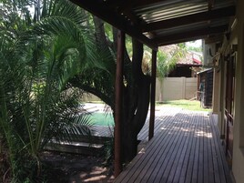2 piscinas exteriores, espreguiçadeiras 