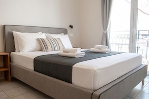 Quarto Duplo, varanda, vista para a montanha | Roupa de alta qualidade, quartos insonorizados, ferro/tábua de engomar