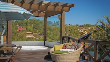 Bar à beira da piscina