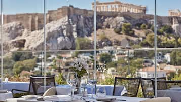 2 restaurantes, pequenos-almoços servidos, cozinha internacional