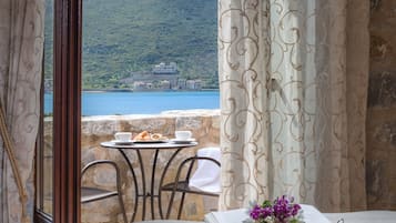 Suite Executiva | 1 quarto, minibar, cofre no quarto, secretária