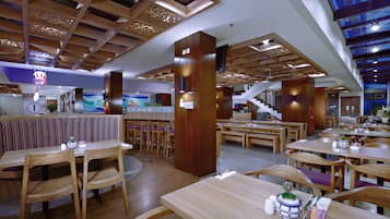 Pequeno-almoço tipo buffet diário (65000 IDR por pessoa)
