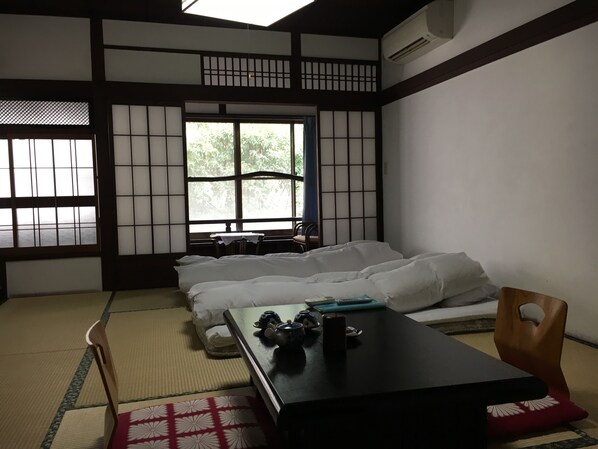 Quarto (Japanese Room,2 guest, No credit card) | Wi-fi grátis