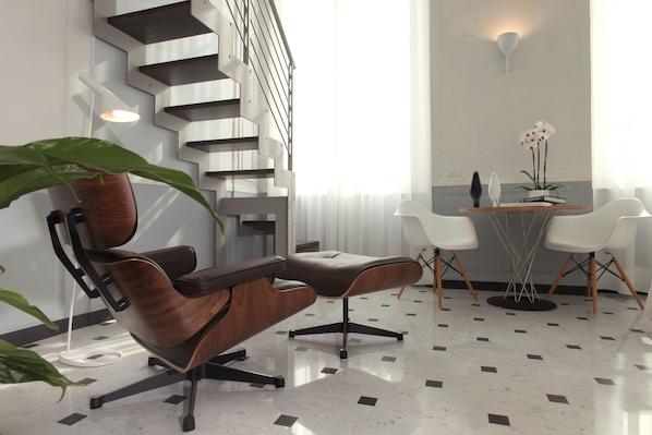 Suite Júnior (4 Adults) | Roupa de alta qualidade, cofre no quarto, cortinas/cortinados opacos