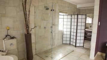 Quarto casal grand | Banheiro | Secador de cabelo