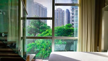 Loft Gallery Room (One Large Double Bed) | Vista do quarto