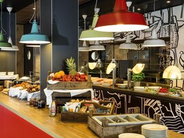 Café da manhã com buffet todos os dias mediante uma taxa