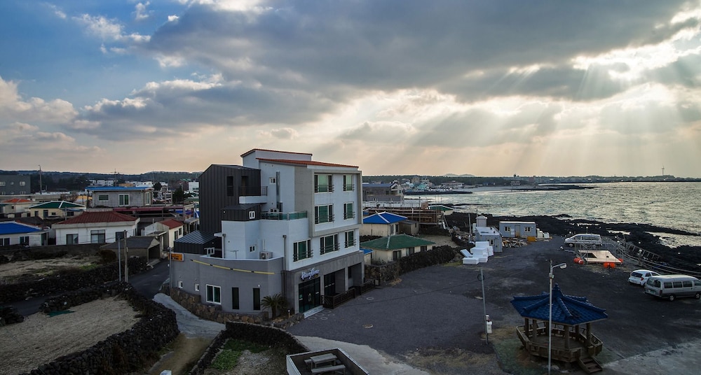 Sleep In The Sea - Jeju-si