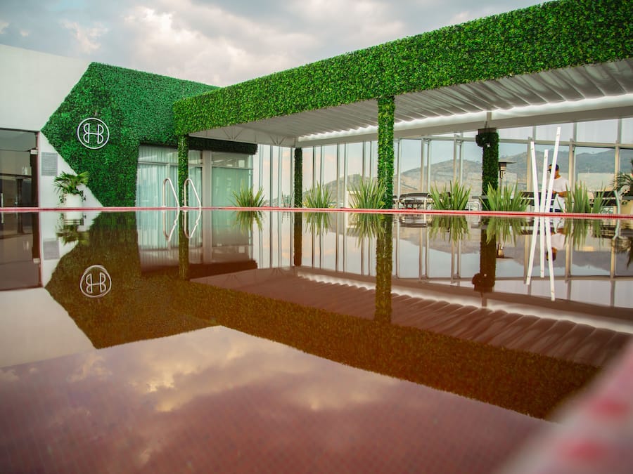 Piscina exterior, da(s) 8:00 à(s) 21:00, espreguiçadeiras