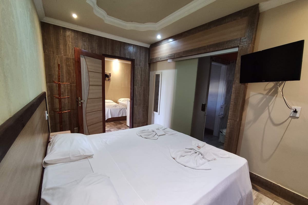 Minibar, Wi-fi grátis, roupa de cama fornecida