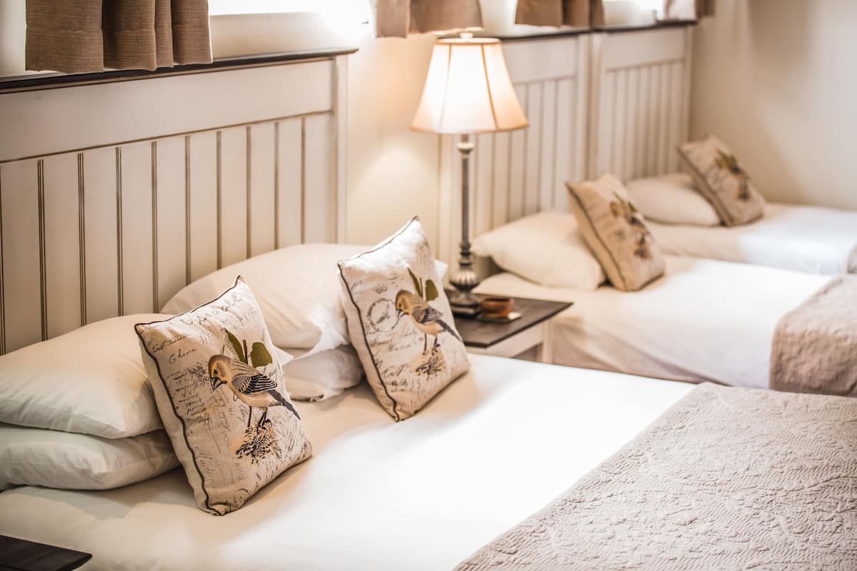 Quarto casal ou duplo standard | Frigobar, cofres nos quartos, escrivaninha