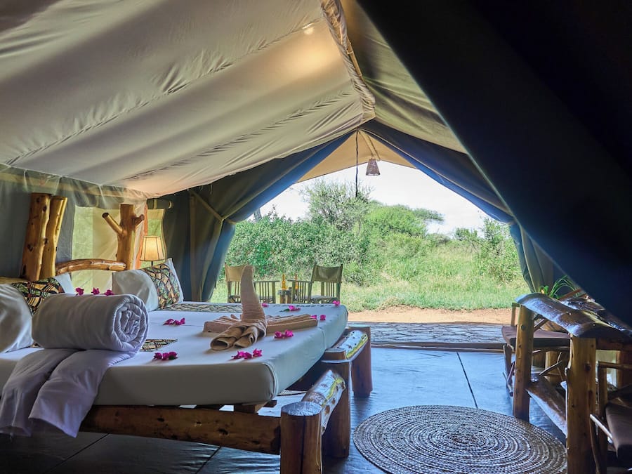 Tenda Deluxe, vista para o jardim | Cofre no quarto, secretária, berços/camas para crianças grátis