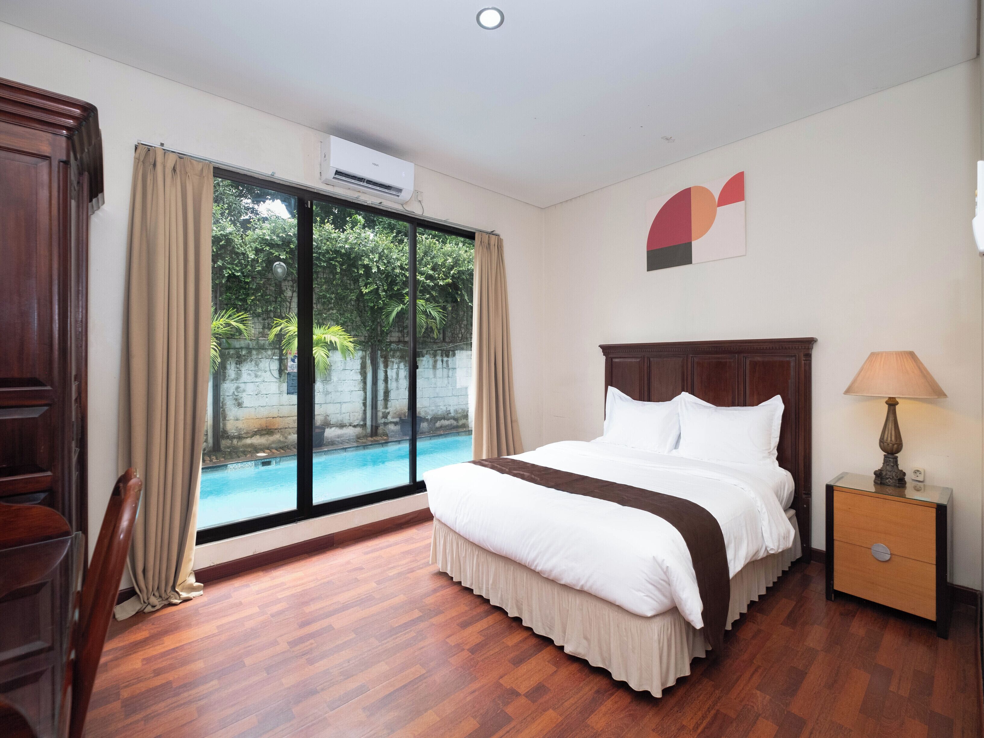 Quarto luxo | Cofres nos quartos, escrivaninha, cortinas blackout, Wi-Fi de cortesia