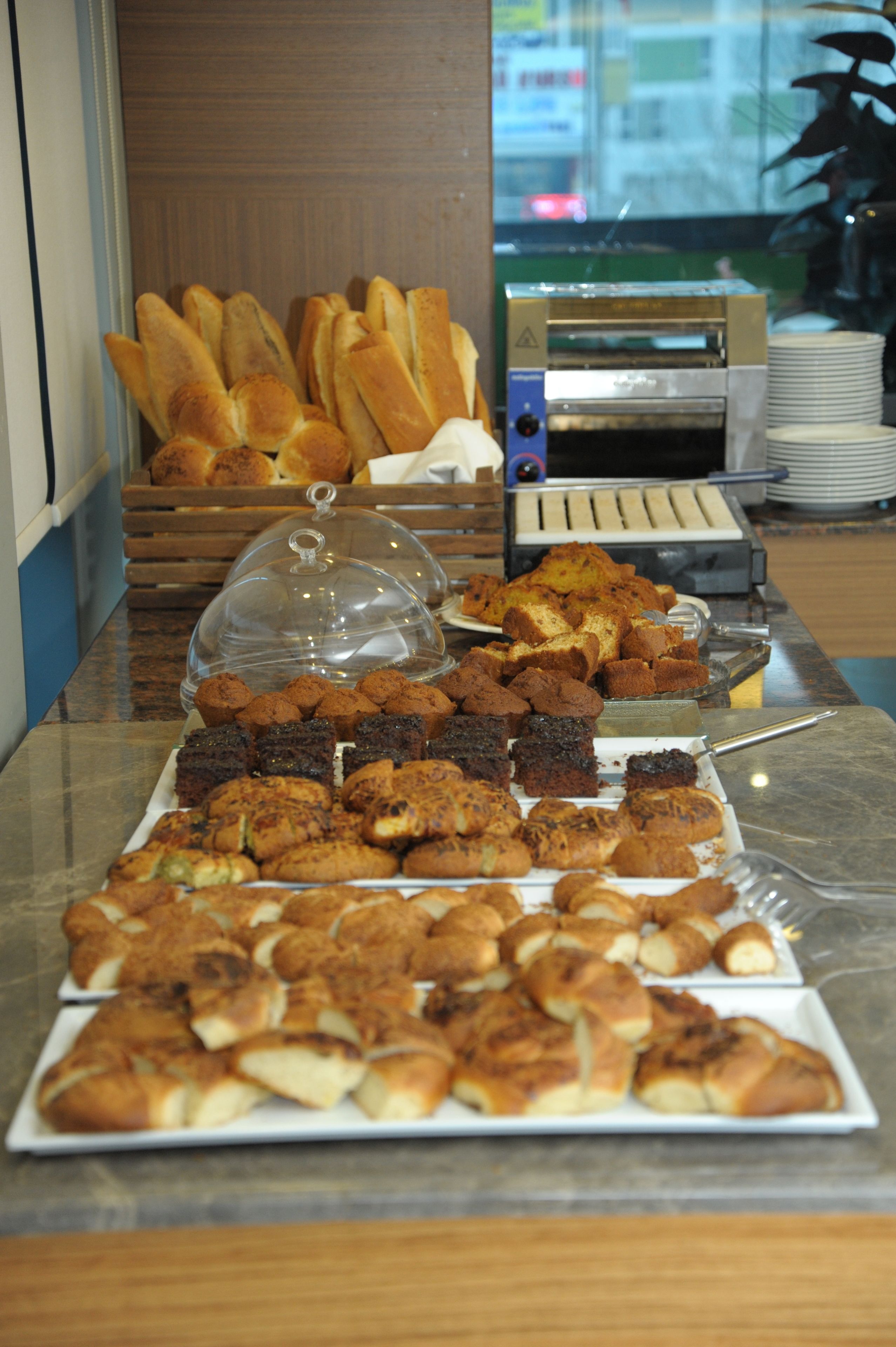 Café da manhã com buffet todos os dias mediante uma taxa