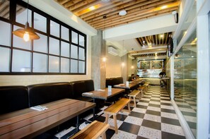 Pequenos-almoços, almoços, jantares servidos, cozinha filipina 