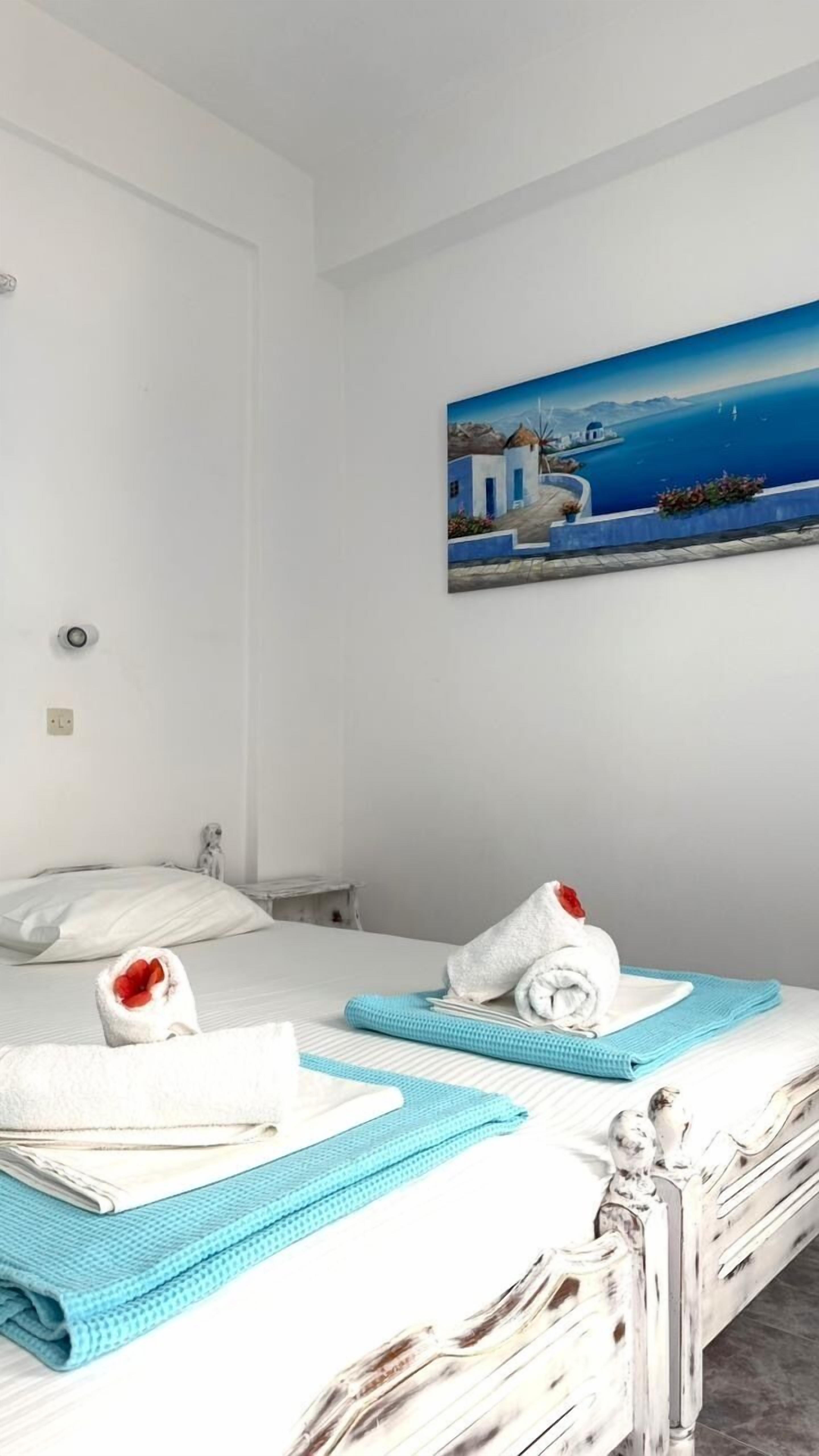 Quarto Duplo ou Twin Básico | Com decoração personalizada, com mobília individualizada, Wi-fi grátis 