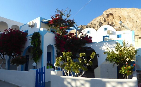 Anna Maria Rooms - Santorini