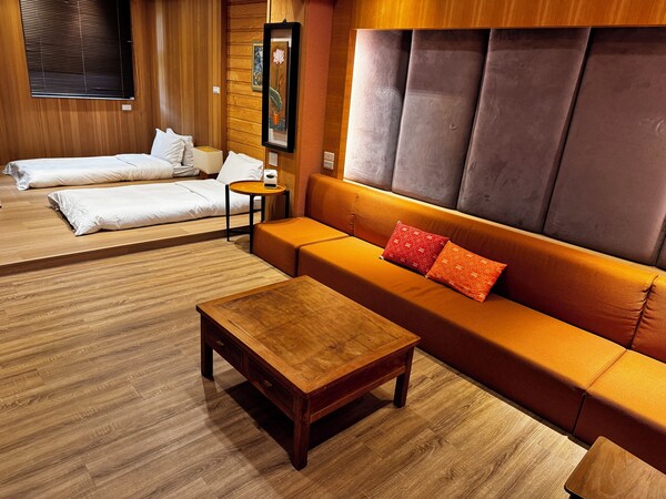 Serene Gray - Taipei